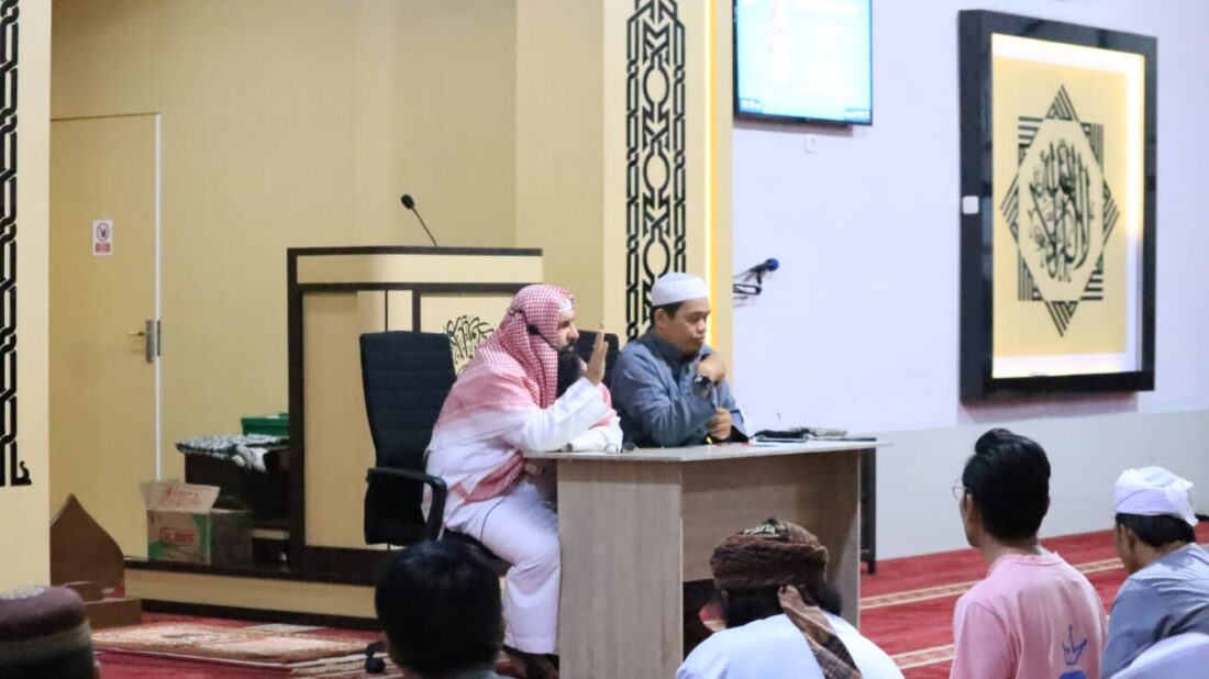Ulama Palestina Syaikh Prof Murawweh Nashar Safari Dakwah di Makassar ...
